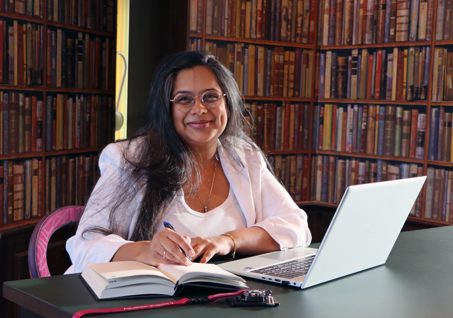 Lär känna handläggaren för internationella projekt vid NVS | Karolinska ...