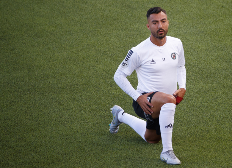 Jiloan Hamad: ”Fotbollen har gett mig nya möjligheter” | Karolinska ...